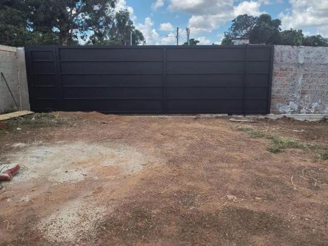 VENDO TERRENO NO JARDIM BOTÂNICO COM 3000m2 PODE FAZER 06 CASAS !