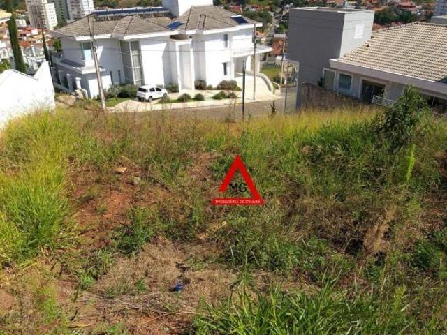 Vendo Terreno amplo com 669,53 m² no condomínio Dr João Luiz, no bairro pinheirinho em Itajubá MG