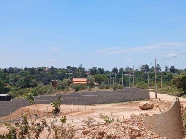Vendo terreno de 1000 metros em condomínio