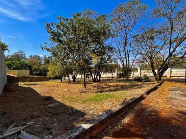 VENDO Terreno em Região Nobre na Cidade de Londrina