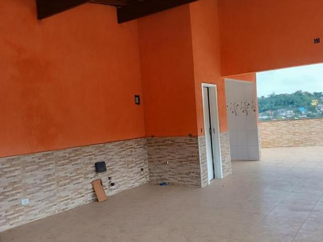 VENDO TROCO BELO SOBRADO RECEM CONSTRUIDO EM PARELHEIROS VI1012