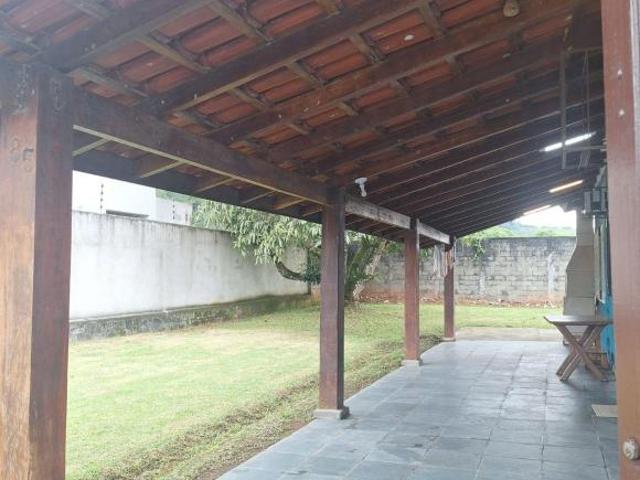 Vendo uma casa com Galpão no bairro Getuba Caraguatatuba