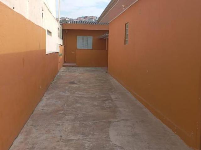 vendo uma boa casa térrea no campo limpo Ótima Localização