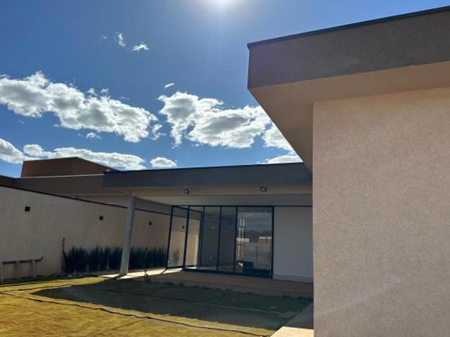 Vendo várias casas no condomínio de alto padrão tororó