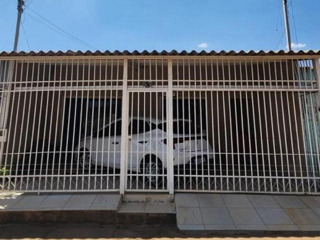 VENDO ÁGIO DE CASA NA QR 417 DE SAMAMBAIA NORTE, COM 02 QUARTOS