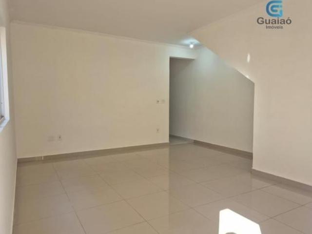 Vendo ampla Sobreposta Baixa com 3 dormitórios e suíte no Embaré em Santos