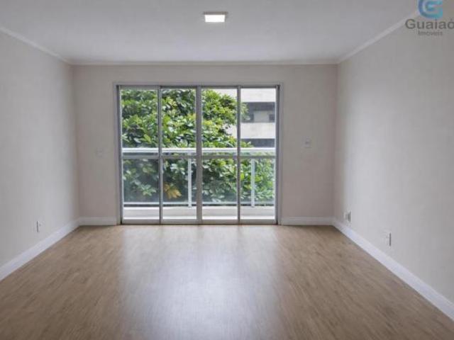Vendo amplo apartamento reformado de 3 dormitórios 2 suítes, 2 vagas grandes d
