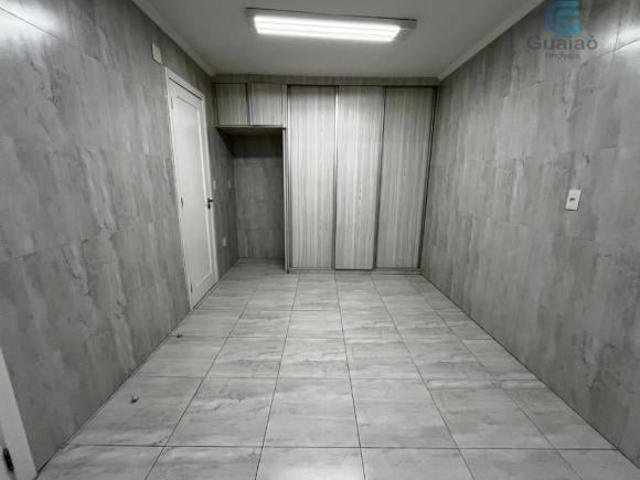 Vendo amplo Sobrado de 3 dormitórios, Edícula, quintal e garagem no Embaré em Sa