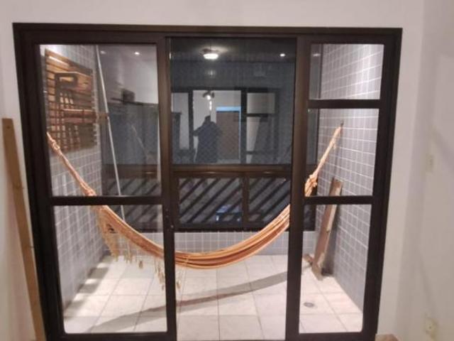 Vendo Apartamento 02 dormitórios e garagem privativa no Marapé em Santos