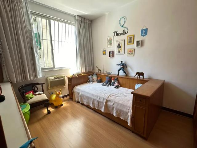 Vendo Apartamento, 1 por andar 4 qts no coração de ícarai 1.259.000