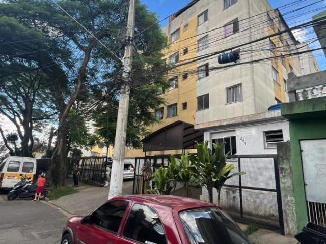 VENDO APARTAMENTO TRÊS DORMITÓRIOS NO VALO VELHO CEL0034