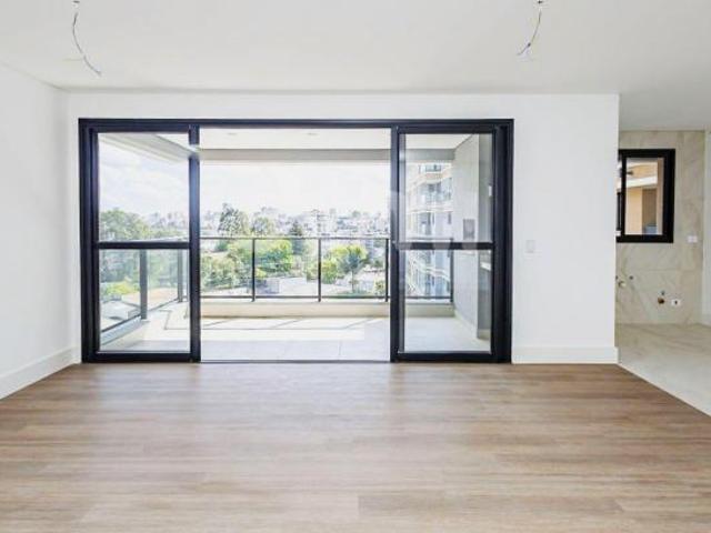 Vendo Apartamento com 3 quartos e 119 m² à venda em Juvevê