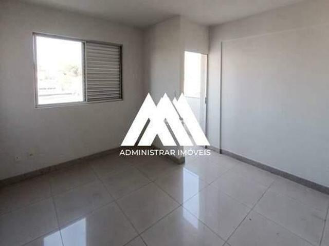 Vendo apartamento com 03 quartos no Pio XII Itaúna/MG