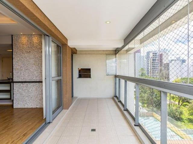 Vendo Apartamento com 133 m² e 3 quartos à venda em Água Verde