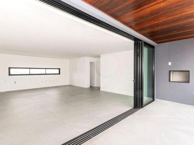 Vendo Apartamento com 163 m² e 3 quartos à venda em Bigorrilho