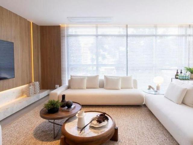 Vendo Apartamento com 193 m² e 3 quartos à venda em Batel