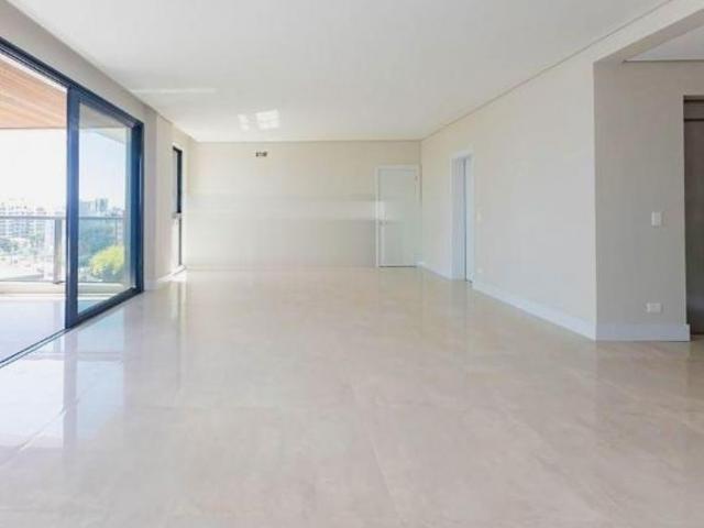 Vendo Apartamento com 200 m² e 3 quartos à venda em Alto da Glória