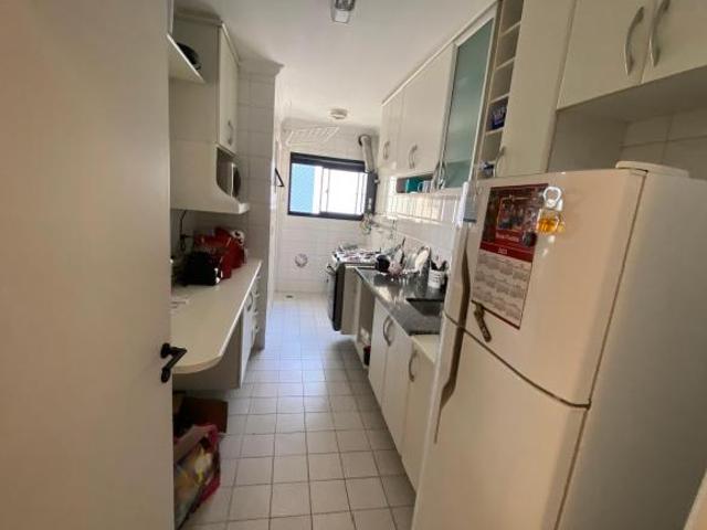 Vendo apartamento com vista para o metrô Vila Sônia