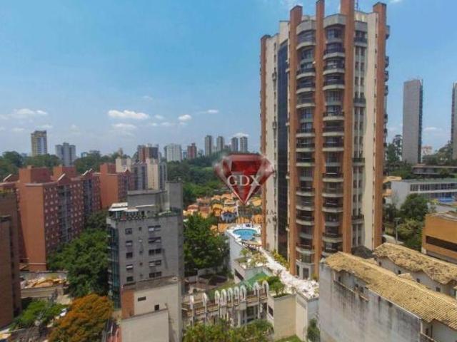 Vendo apartamento de 119m², 03 dormitórios, sendo 01 suíte no Morumbi