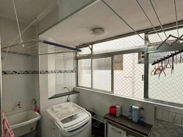 Vendo Apartamento de 2 dormitórios na Encruzilhada em Santos