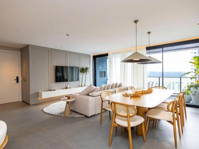 Vendo Apartamento decorado 165 m² com 3 suítes no Bigorrilho face norte andar alto R$ 4085.000,00