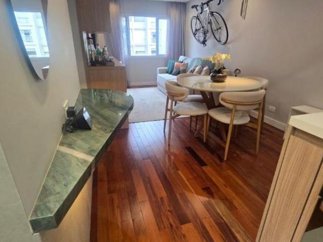 Vendo apartamento no Bairro da Aclimação Reformado