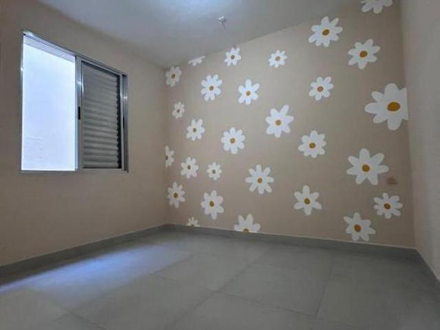 Vendo Apartamento reformado de 2 dormitórios e garagem no Embaré em Santos