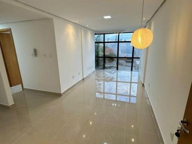 Vendo apartamento Rua 10 Vicente Pires elevador