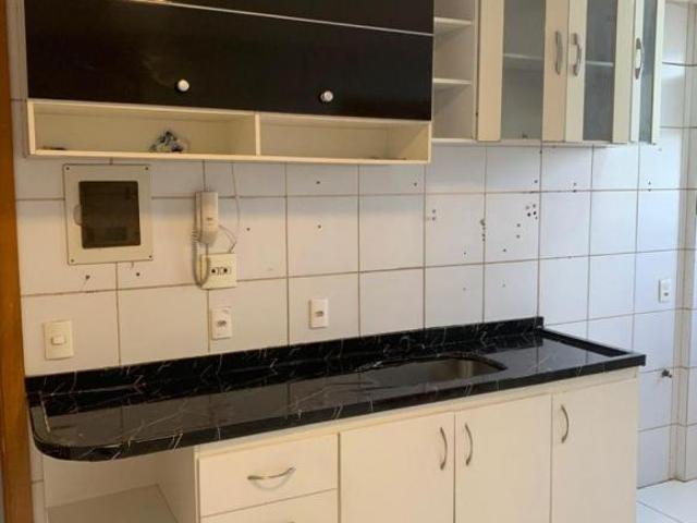 VENDO APT ANDAR ALTO COM VISTA LIVRE, TRES QUARTOS
