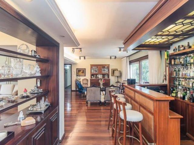 VENDO APTO EM PRÉDIO TRADICIONAL NA RUA DR. VALE, COM 224M², 3 DOR 3 VAGAS