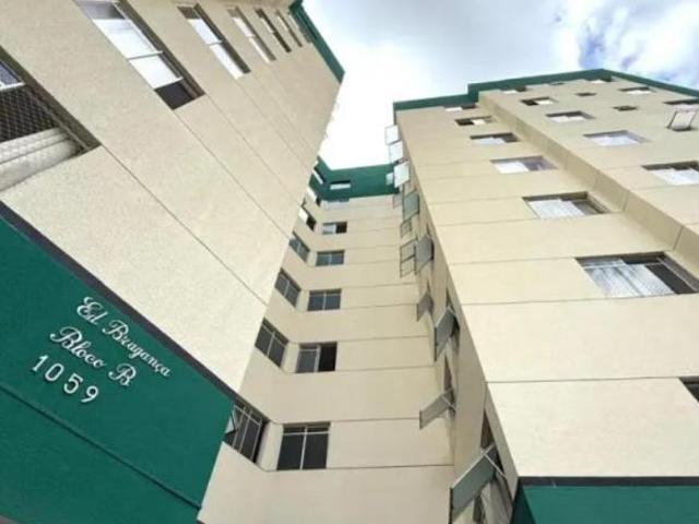VENDO Apto 06 andar 02 quartos cozinha armários Hauer Curitiba PR