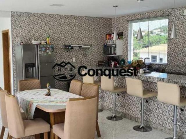Vendo Belíssima Casa em Condomínio Fechado Aldeias do Lago Esmeraldas