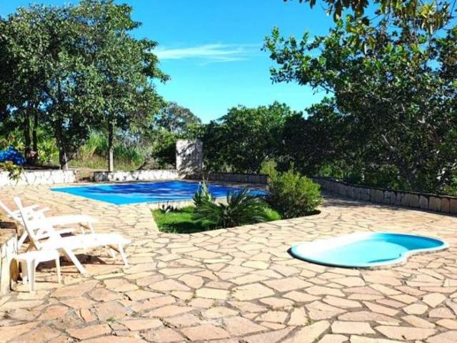 VENDO BELÍSSIMA CHÁCARA COM DUAS CASAS CHURRASQUEIRAS COM DUAS PISCINAS 98150 8787