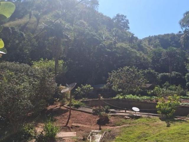 VENDO BELÍSSIMA FAZENA NO MUNICÍPIO DE PLANALTINA DE GOIÁS ESCRITURADA COM 87 HECTARES COM CASA BOA!