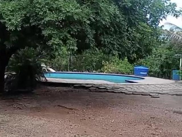 VENDO BELÍSSIMA FAZENDA A 30km DE BRASLANDIA COM 03 CASAS ESCRITURADA E REGISTRADA. 6198150 8787