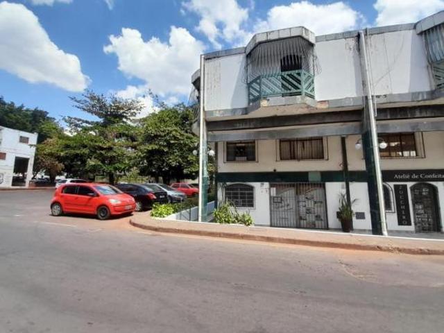 VENDO BELÍSSIMA LOJA NA 707 DA ASA NORTE LOJA MUITO ESPAÇO OPORTUNIDADE !