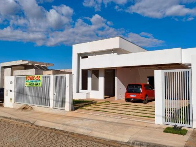 Vendo casa moderna no cinza