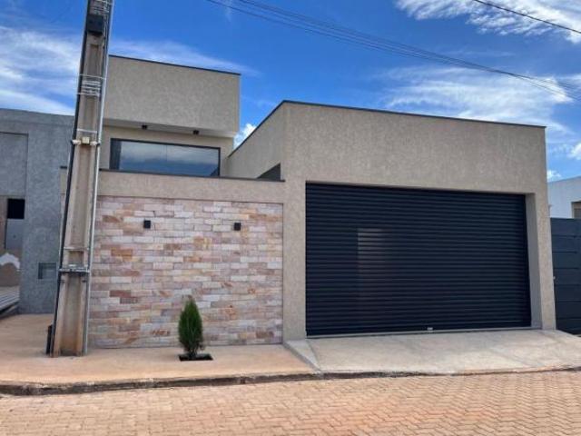 Vendo casa moderna, rua 02 da 26 de Setembro, com 03 suites !