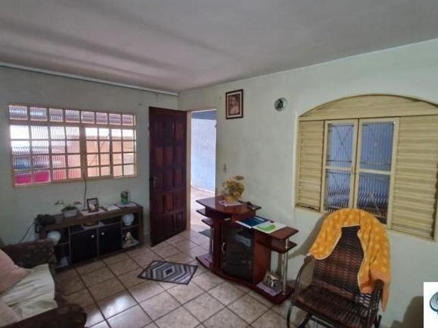VENDO CASA NA QSD 11 CONTRA ESQUINA LOTE 360M²