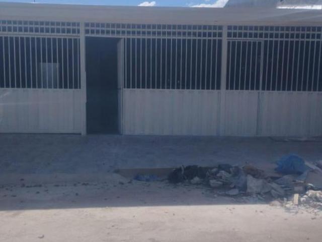 VENDO CASA NA 204 DO RECANTO DAS EMAS