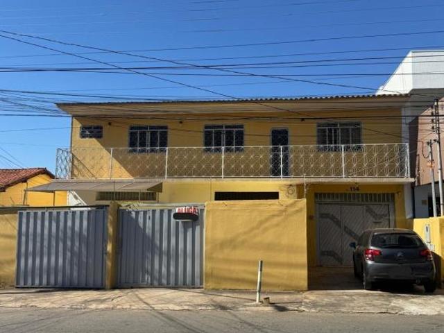 Vendo casa no Jardim Brasil Goiânia Casa de Rua com 3 Quarto s por R$ 1800000.00 no setor Jardim