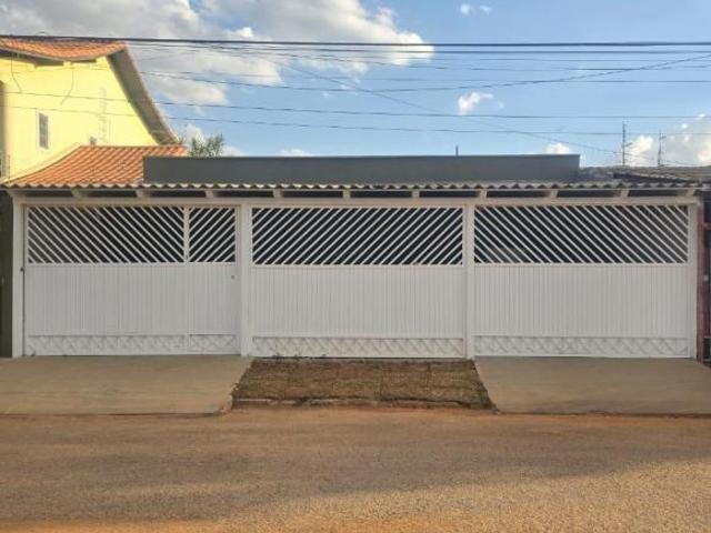VENDO CASA NO SETOR CENTRAL DO GAMA