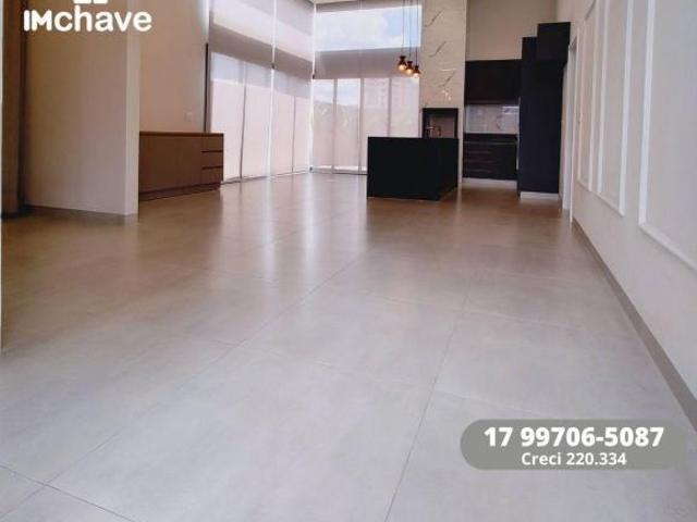 Vendo Casa Nova no Condomínio Village Provence com 3 suítes grandes, acabamento fino e Piscina