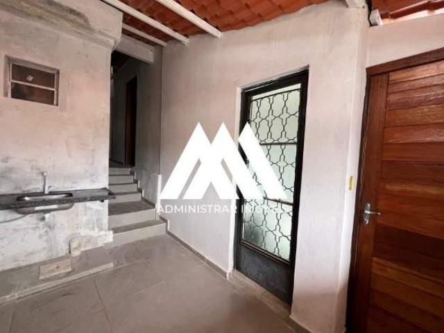 Vendo casa ampla no Santanense Itaúna/Mg!