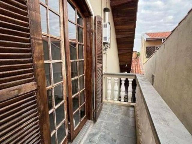 Vendo casa Assobradada bem conservada excelente localização, do Bosque dos Eucaliptos, junto a áre