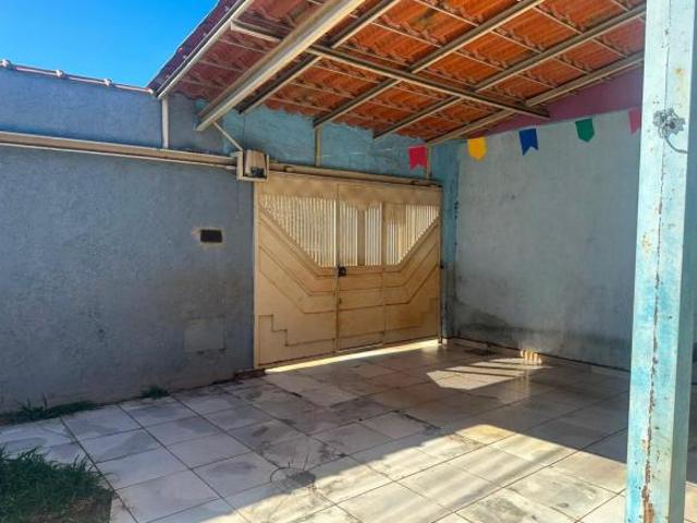 Vendo casa bem localizada em Valparaiso 1