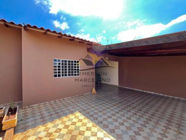 VENDO Casa com 4 Dormitórios e Área Goumet na Região Lese