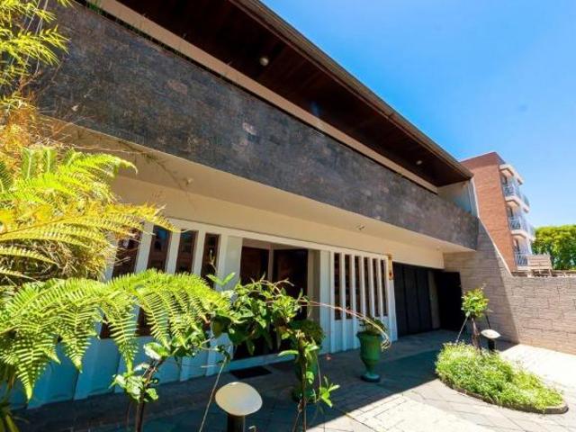Vendo Casa com 550 m² e 3 quartos à venda em Bacacheri