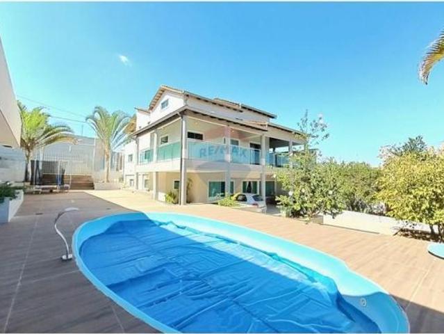Vendo Casa com 6 quartos e lazer completo no Riacho fundo