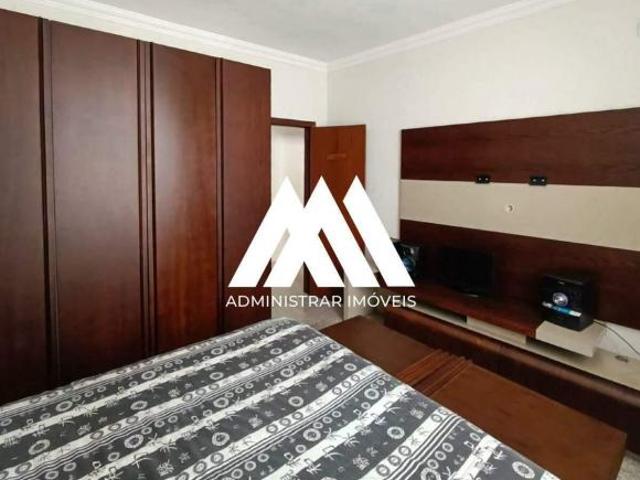 Vendo casa com 03 quartos no bairro Universitário Itaúna/Mg!